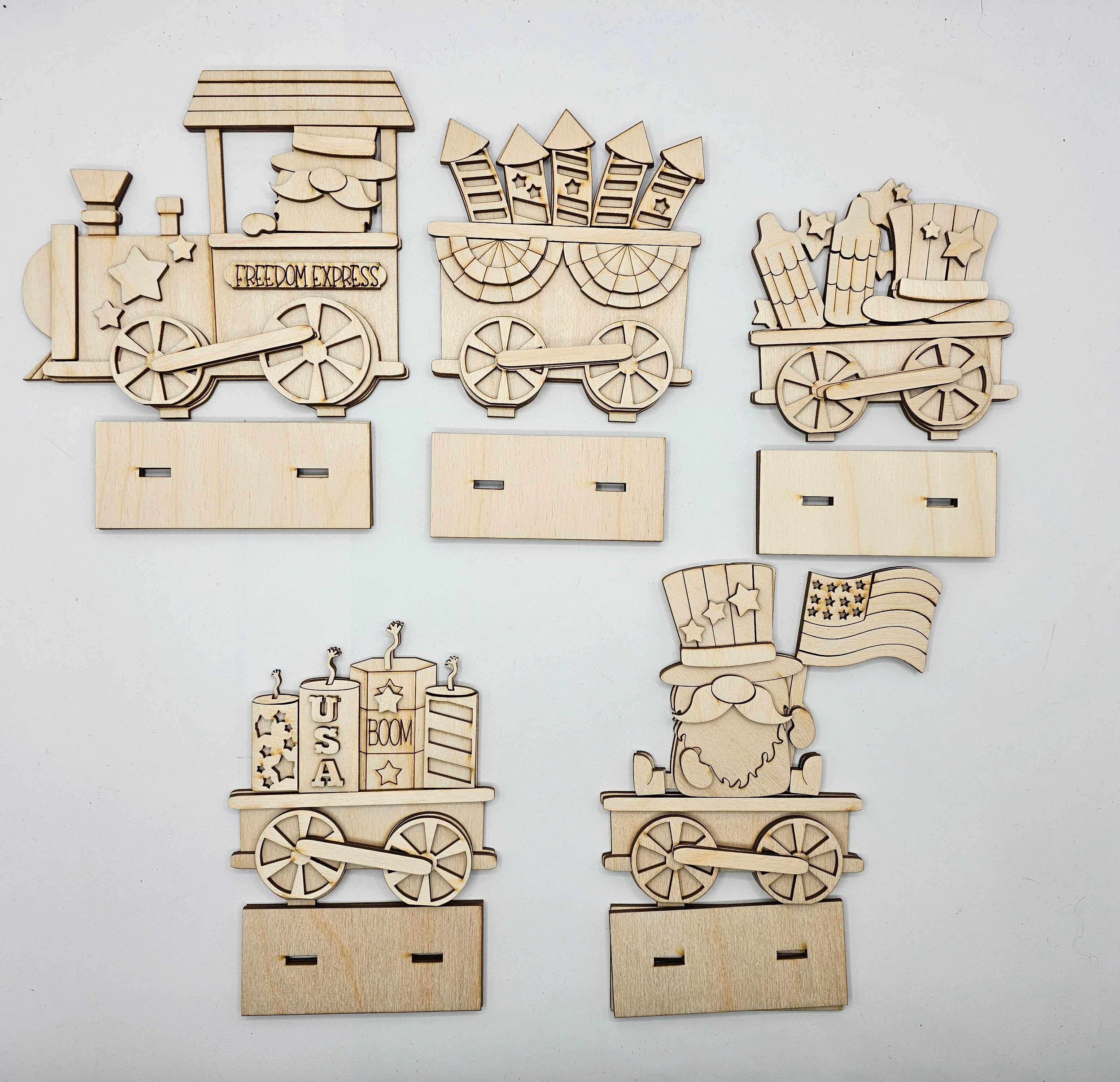 Patriotic Train Small Sitter – Wood Bits & Pieces